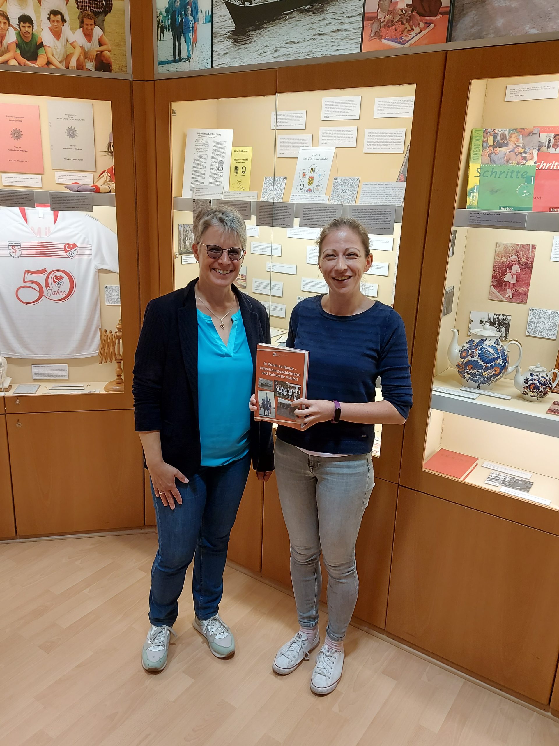 Stadtmuseum stellt Dürener Schulen kostenlose Bücher zur Verfügung » DN ...