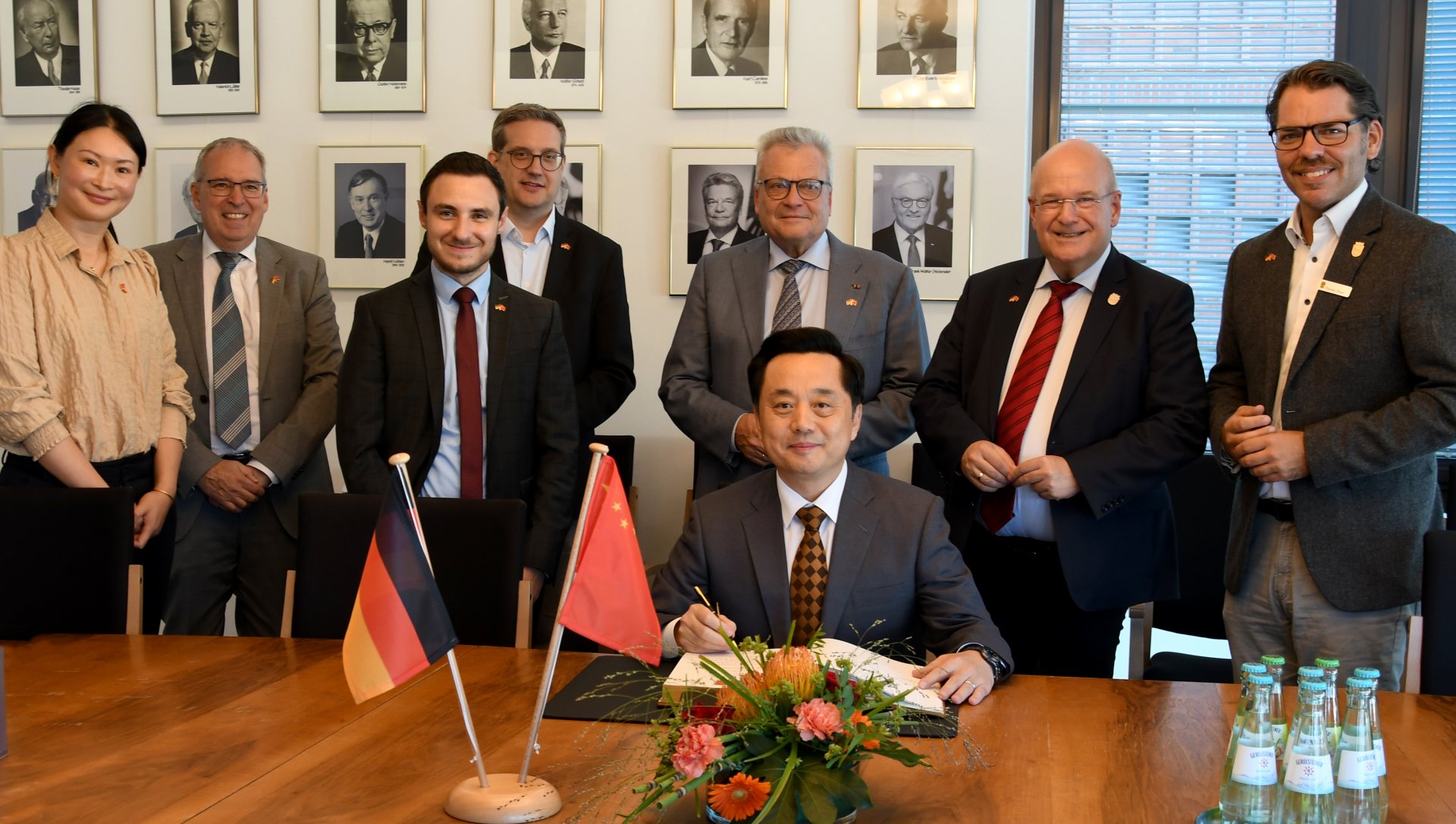 Besuch im Zeichen einer engeren deutsch-chinesischen Zusammenarbeit ...