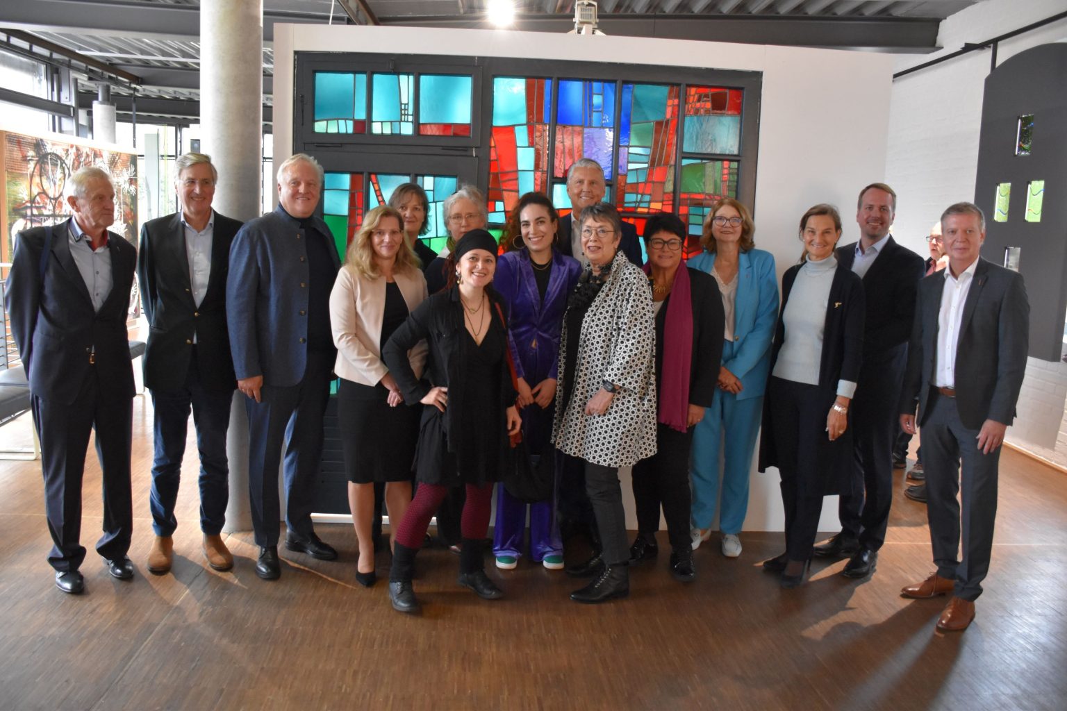 „Junge Rebellen“: Sonderausstellung im Glasmalerei-Museum eröffnet » DN ...