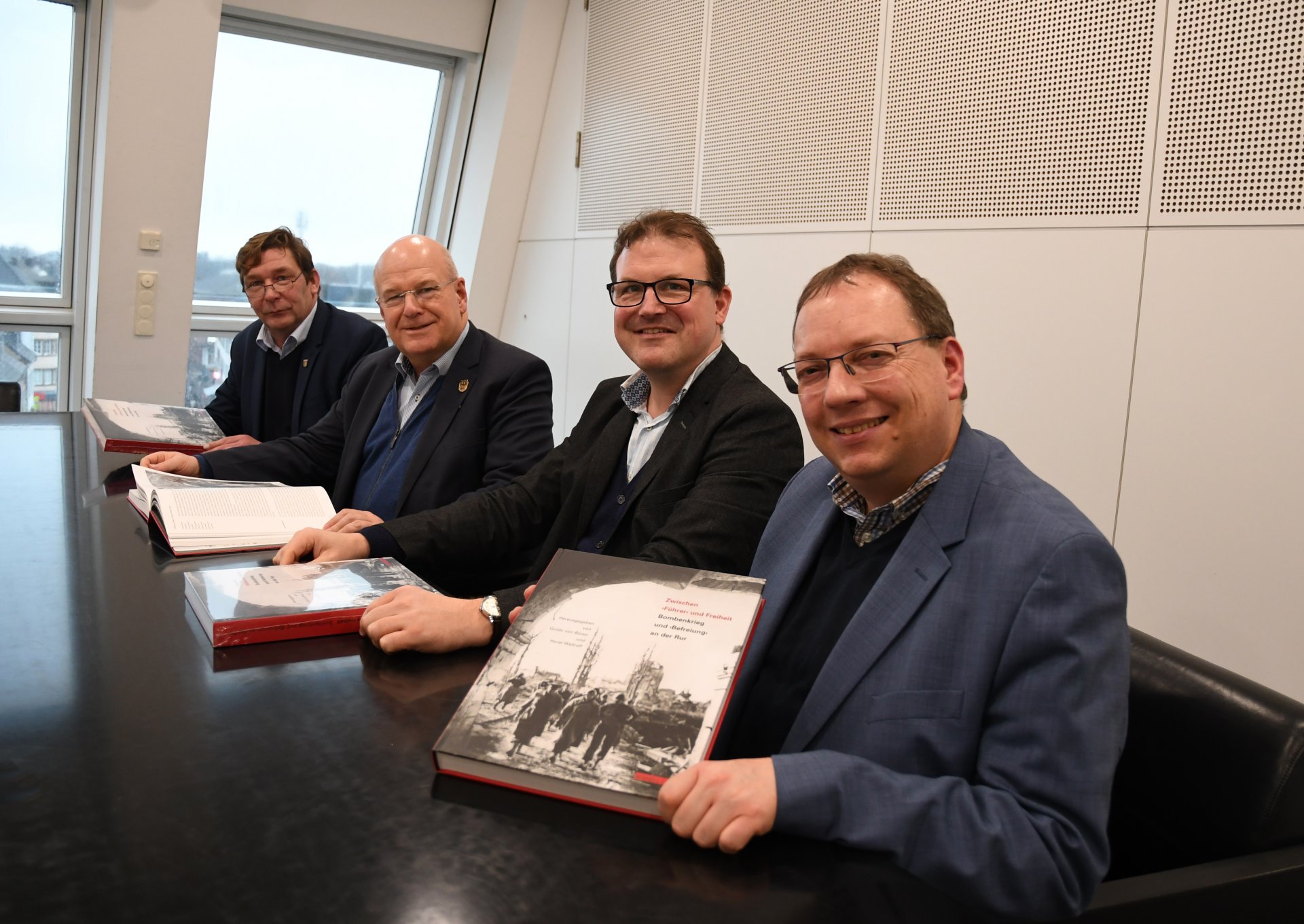 Umfangreiche Dokumentation über den "Krieg in der Heimat" » DN-News